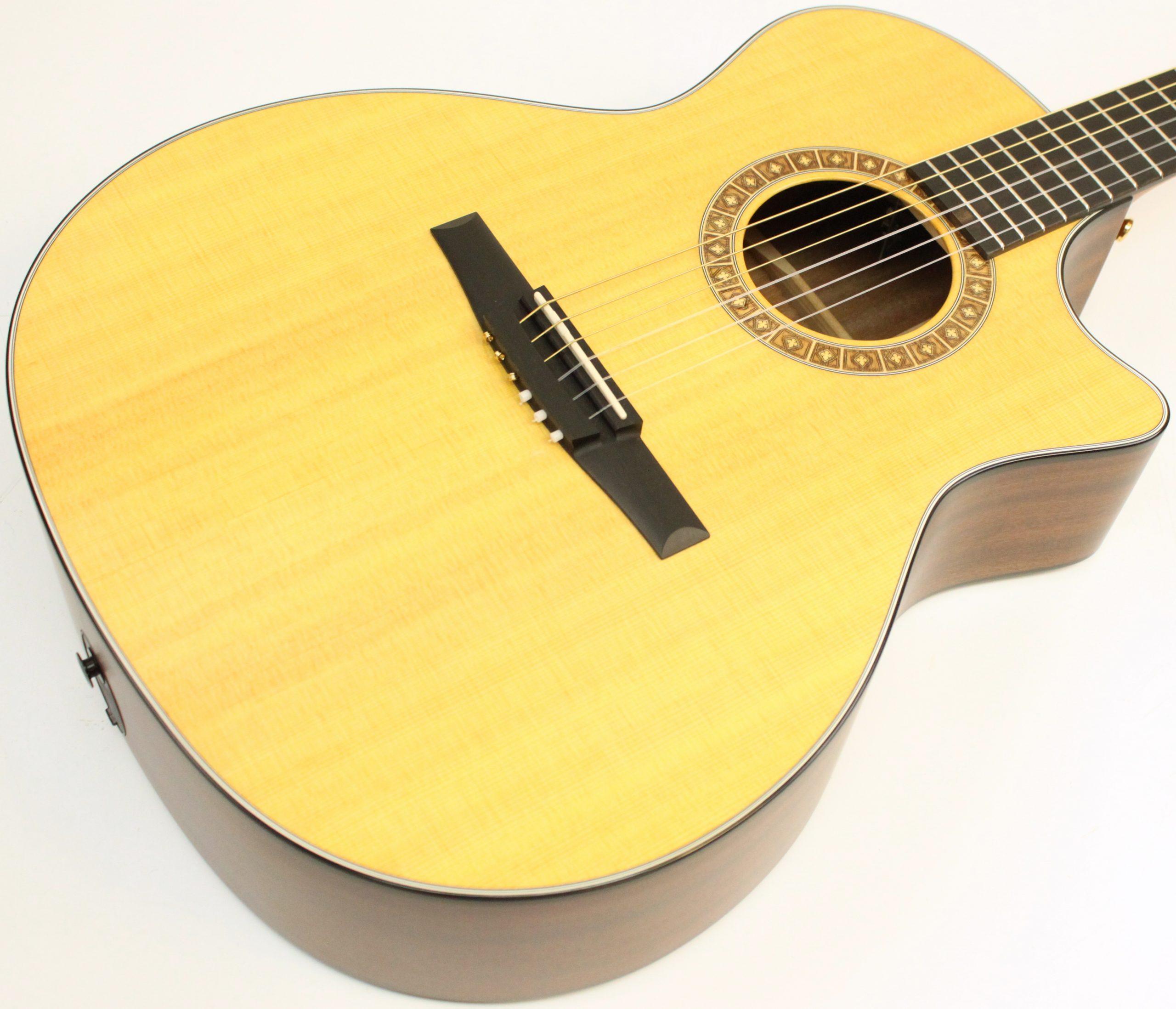 Taylor NS34CE - USED - Blues Angel Music